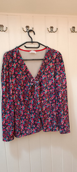 Savida cvetna bluza