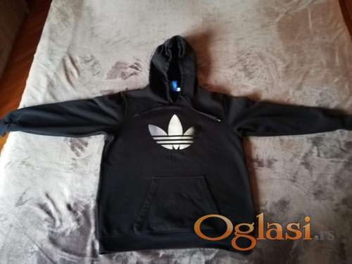 Original Adidas duks, lepo očuvan i bez vidljivih mana.