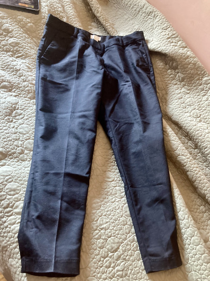 Crne cigaret pantalone eur 48