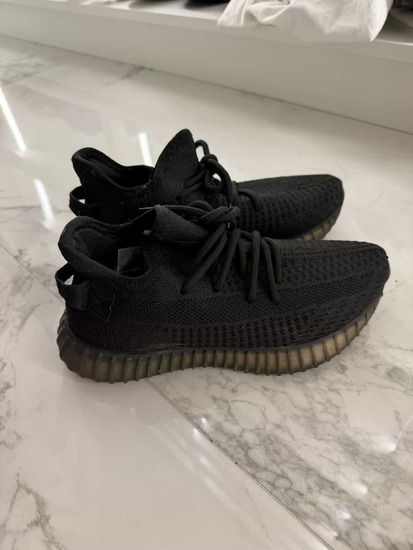 Yezzy patike