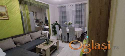 Fantastičan trosoban stan na Novoj Detelinari!