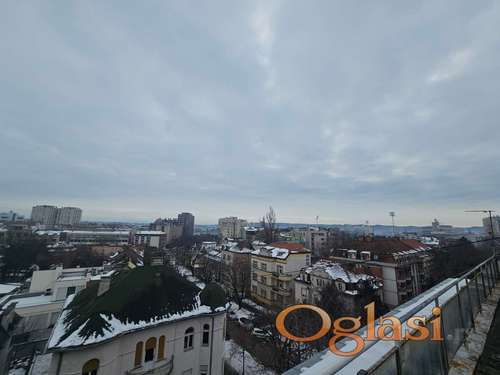 DVOSOBAN PENTHOUSE U SRCU NOVOG SADA