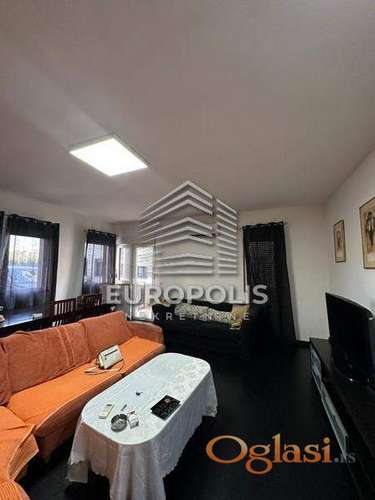 Funkcionalan, trosoban, u porodičnom kraju ID#8222