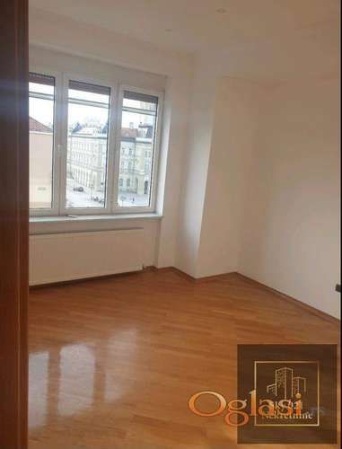 Retko u ponudi! Centar Novog Sada!