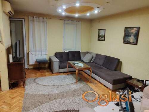 Trosoban stan na traženoj lokaciji