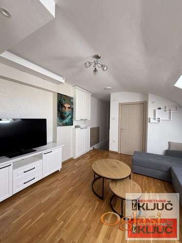 KOD MASTER CENTRA, 51m2, Dvosoban, Novogradnja, Namešten, Parking, Penthouse