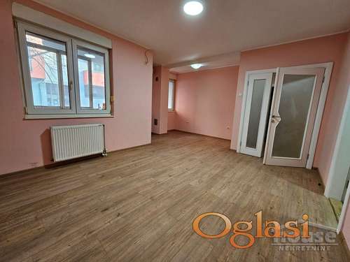 STAN - NOVI SAD - BULEVAR - 44m2 - 130000 evra