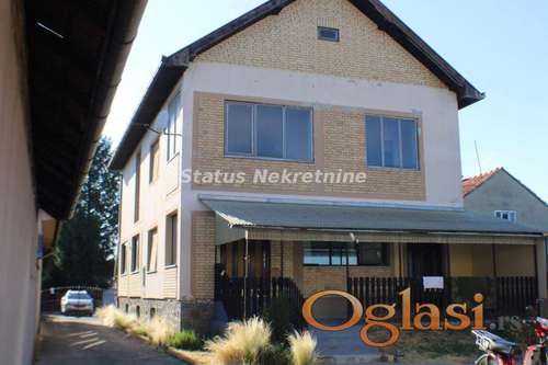 Bački Petrovac-Uknjižena Porodična Spratna kuća 372 m2 na Velikom Placu od 1700 m2-065/385 8888