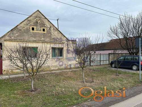 Prizemna,rusevna kuca sa odlicnim placem u Stepanovicevu