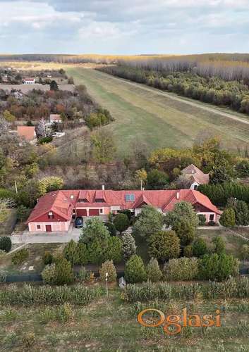 Kuća u Bečeju 481m pored Tise plac 8040m TOP ponuda uknjizeno