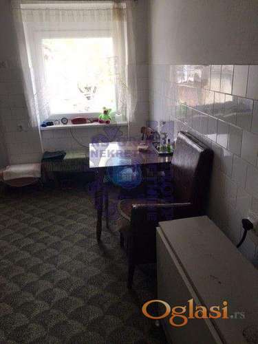 Spratna kuća, na odličnoj lokaciji