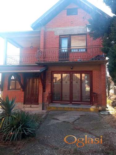 Kuća u Kragujevcu, naselje Opornica – osnova 54 m2, pomoćni objekat 61 m2, plac 512 m2