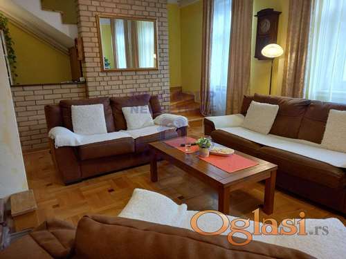 Predstavljamo Vam prelepu renoviranu spratnu kuću u Sremskim Karlovcima