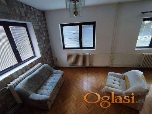 Spratna kuca u Rumenci, plac 560m2