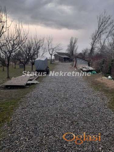 Futog-Građevinsko zemljište 3300 m2 u Radnoj Zoni za Poslovanje-065/385 8880