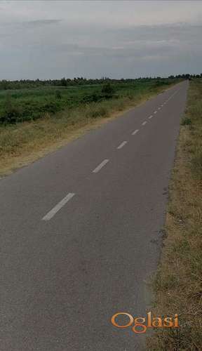 Uknjižen plac 592m2, zemlj. u gr.području P+1+PK - Futog