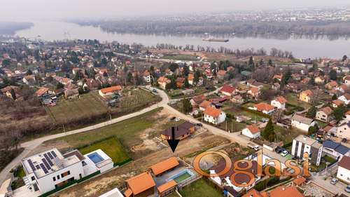 Ekskluzivan plac sa pogledom na Novi Sad i Dunav