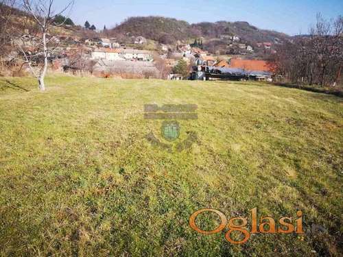Odličan plac u centru Beočina!