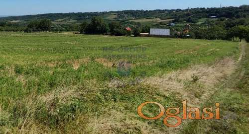 Odličan plac pravilnog oblika