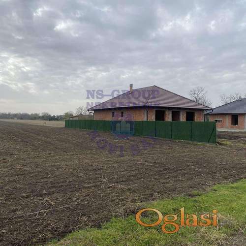 Odličan građevinski plac-Cenej