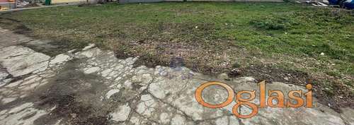 Odličan ravan građevinski plac u centru Futoga!