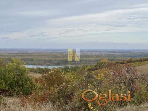 1.5 hektara zemljišta sa pogledom na Dunav - Banstol/Sremski Karlovci