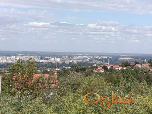 Vrhunski plac sa neverovatnim pogledom na Novi Sad, Tvrđavu i Dunav