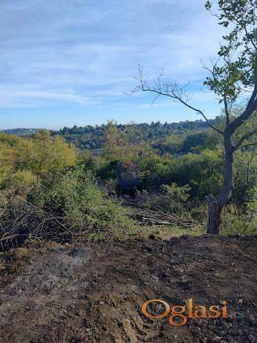 Odličan ravan plac u Vikend zoni.