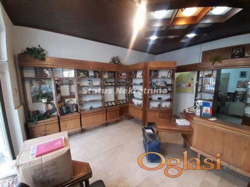 Novo Naselje- Uknjižen Lokal 32 m2 sa razrađenom Optičkom radnjom a i za razne namene-065/385 8880