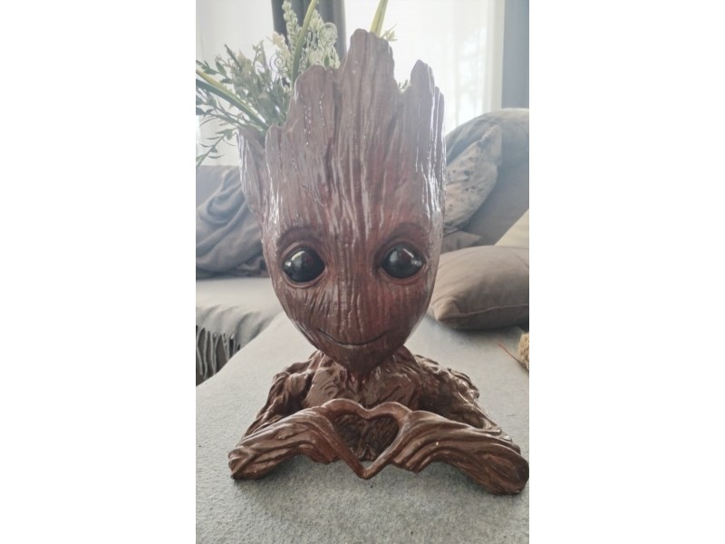 Figura - saksija Groot
