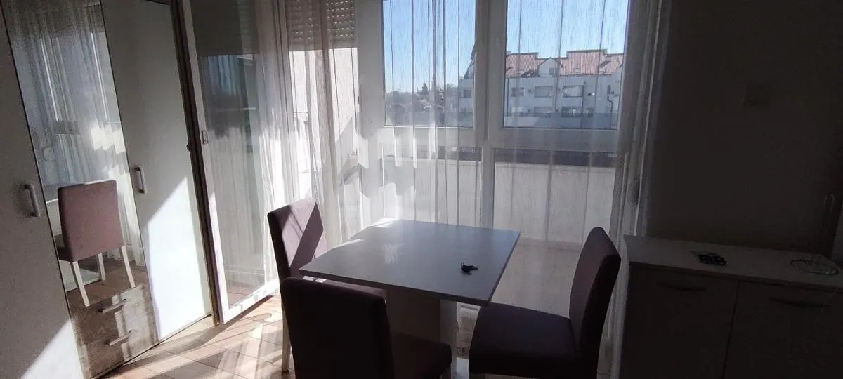 Izdavanje, garsonjera, 30m², Petrovaradin, Novi Sad