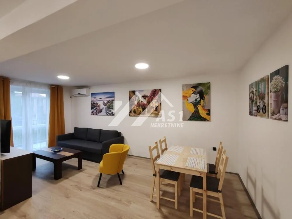 Izdavanje, trosoban stan, 55m², Novi Sad Sve Podlokacije, Novi Sad