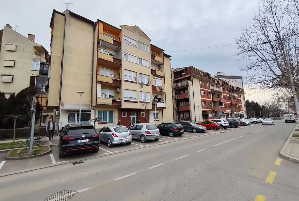 Prodaja, dvosoban stan, 51m², Centar, Loznica