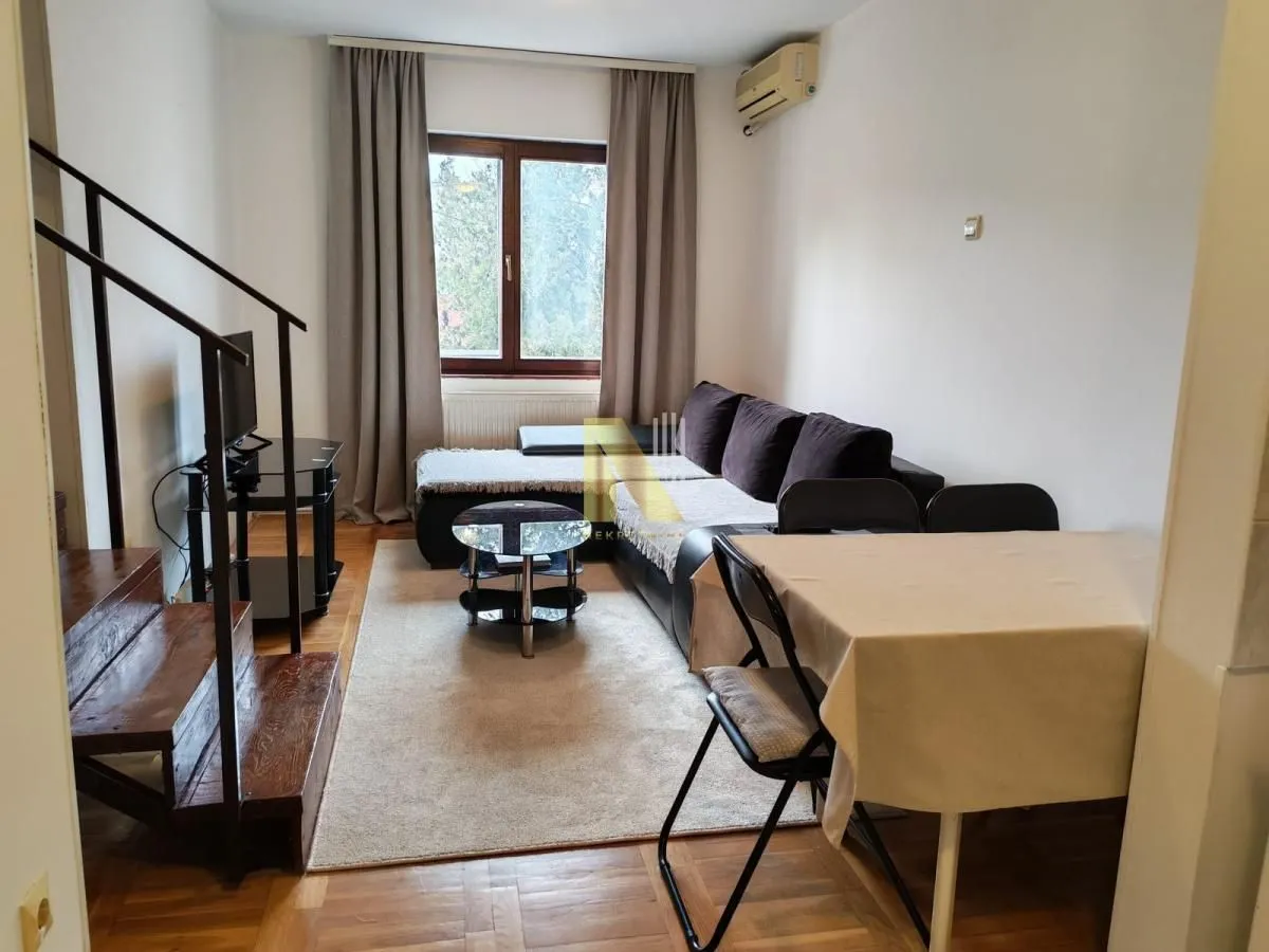 Izdavanje, dvosoban stan, 54m², Centar, Novi Sad