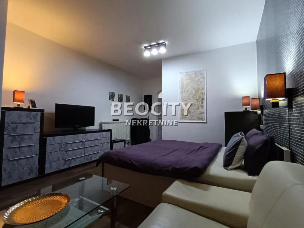 Izdavanje, jednosoban stan, 32m², Centar, Novi Sad