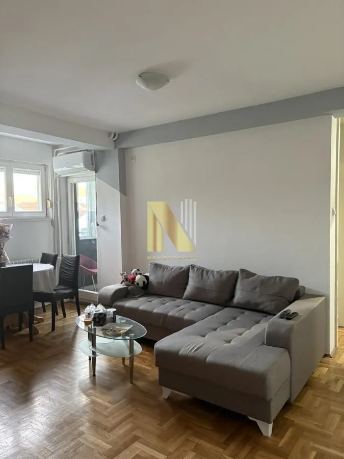 Izdavanje, dvosoban stan, 40m², Bulevar Oslobodjenja, Novi Sad Sve Podlokacije