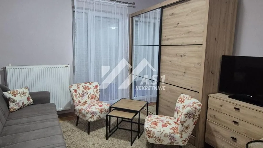 Izdavanje, jednosoban stan, 30m², Rotkvarija, Novi Sad Sve Podlokacije