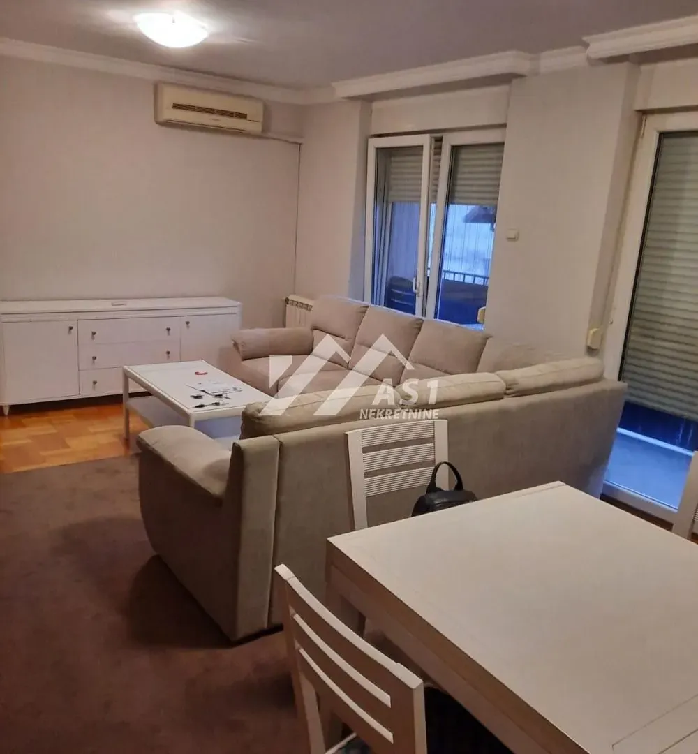Izdavanje, dvosoban stan, 53m², Rotkvarija, Novi Sad Sve Podlokacije