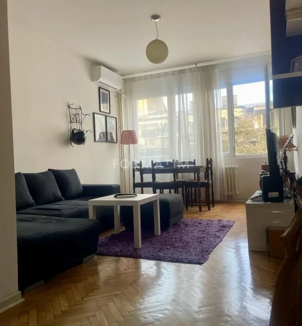Izdavanje, trosoban stan, 70m², Vračar Centar, Vračar Sve Podlokacije
