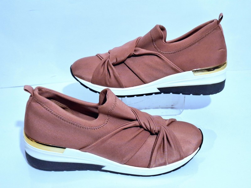 NOVE ,,Kate Gray,, izuzetne zenske cipele br.39