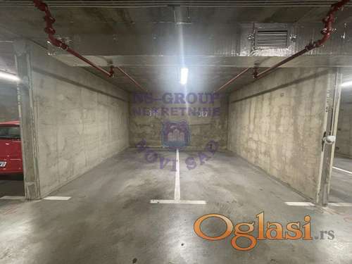 Odlično parking mesto na Novom Naselju u suterenu zgrade