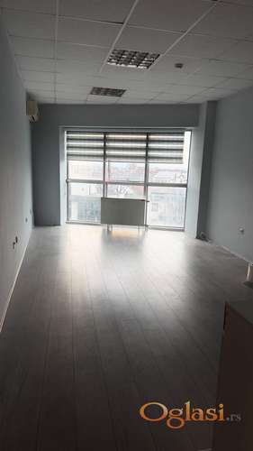 Izdaje se odlican poslovni apartman u blizini Spensa