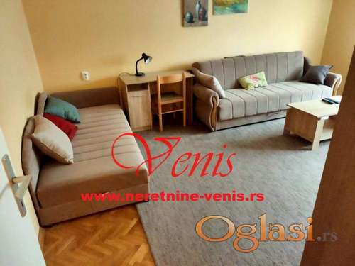 Bulevar oslobođenja ul. Bulevar Kralja Petra 42 m2 – 300 Evra – USELJIV ID#2686