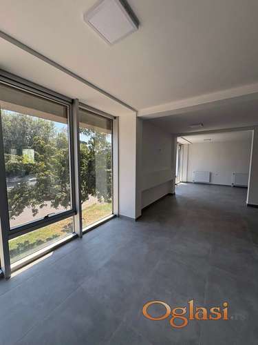 PRELEP, OSVETLJEN, NOV, LOKAL NA TRI NIVOA! 3500m2
