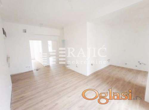 Centar(Skupstina)68m2,3.0+terasa-luks renoviran #3775