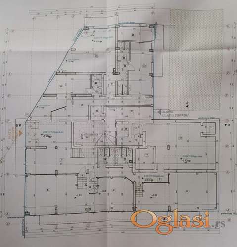 Izdaje se LOKAL 473m2 *više namena* _ Bulevar Patrijarha Pavla br. 28, Novi Sad