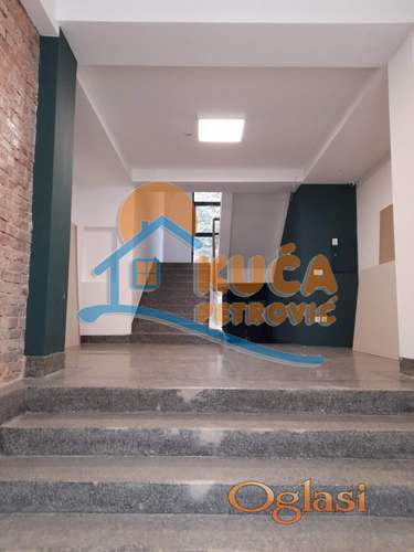 Izdaje se poslovni prostor preko puta Tempa, 130m2
