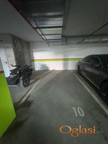 IZDAJE SE PARKING MESTO U GARAZI 120eur MESECNO