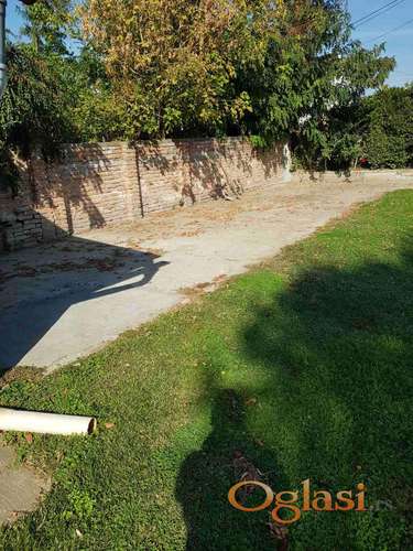 Izdajem PARKING MESTO