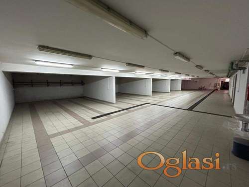 Izdaje se garaža 15m2 u Baje Pivljanina-Beli dvor ID#2483
